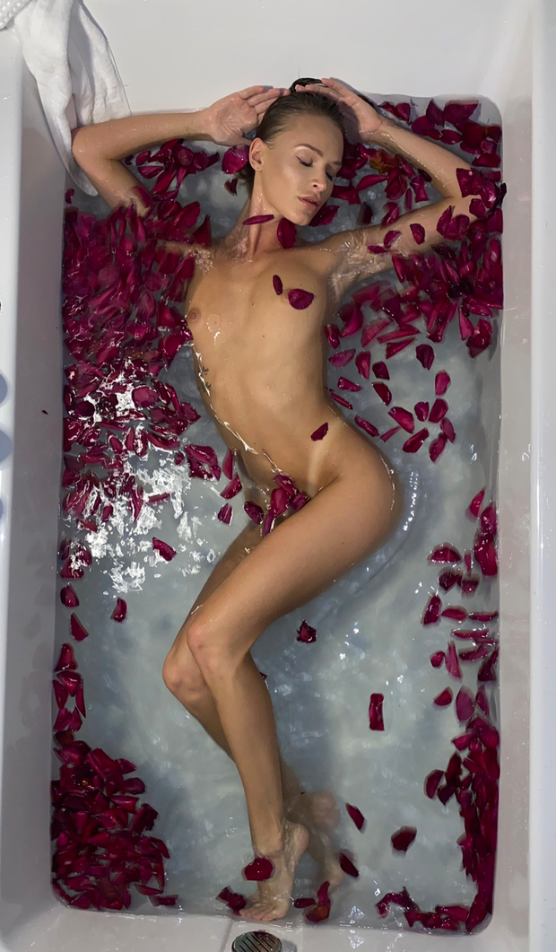 Emma Bath Dixoncider