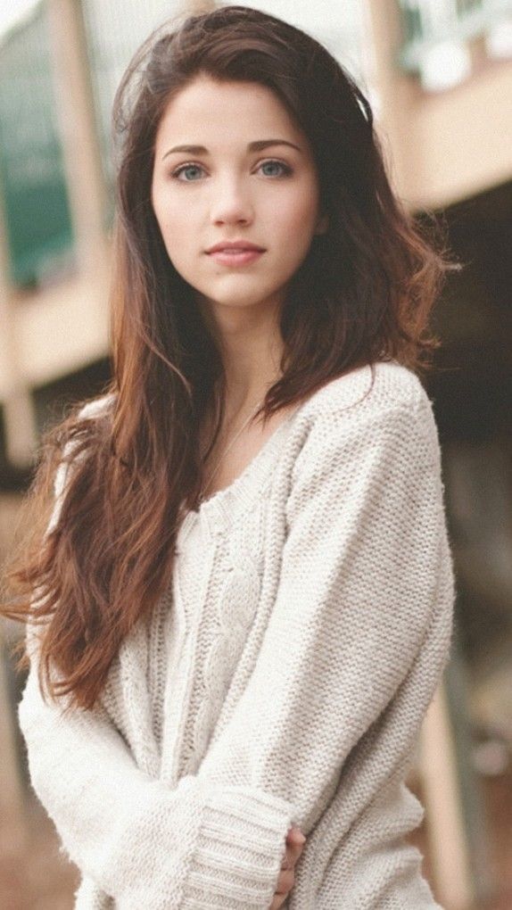 Emily Rudd Aircons