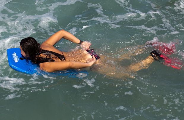 Surfing Bikini Fail Blu109