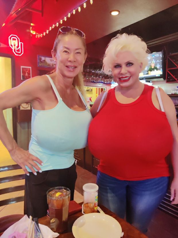 Pornstar Legends Minka And Claudia Marie On August Mrmarie