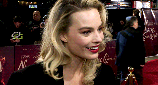 Margot Robbie Red Lips Rider8344