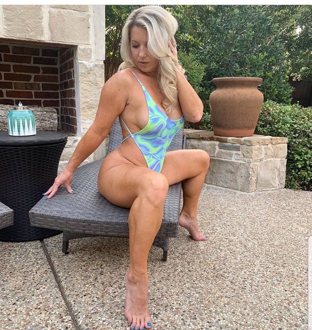 Big Tits Backyard Mama Gsxrslim