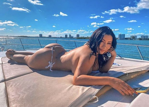 Selena Adams Bama17