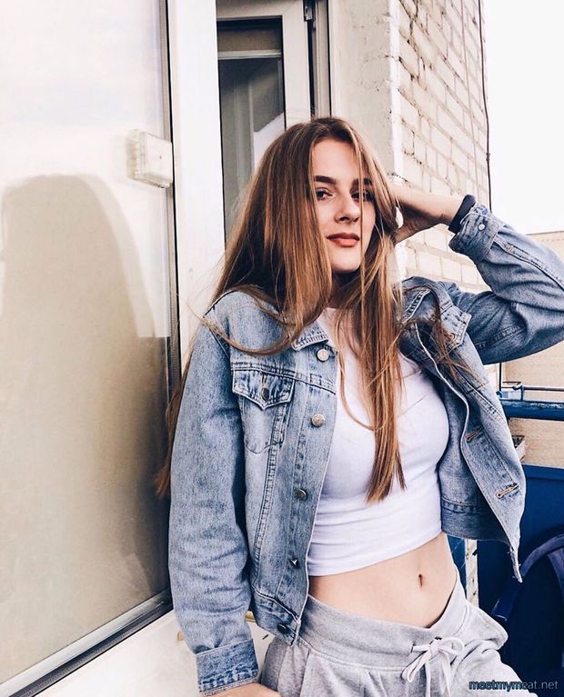 Shes So Damn Stunning Reimeir