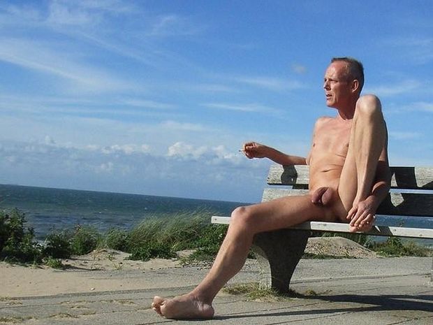 Nude Sit Phnix