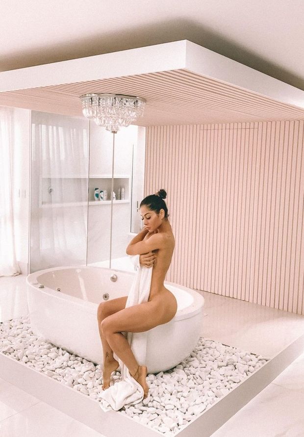 Mayra Cardi Henriquetav