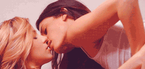 Lesbian Kissing S