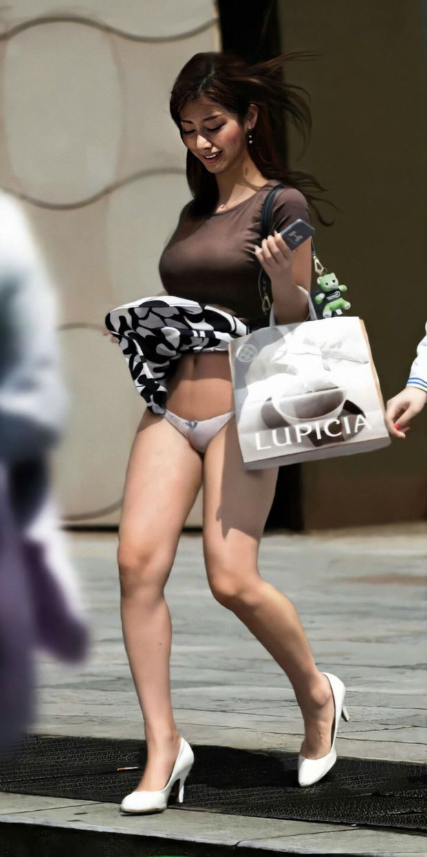 Upskirt 29 Budcrutch
