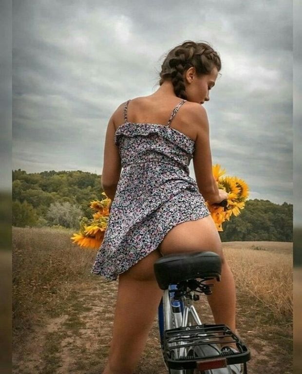 Cyclists Gr99
