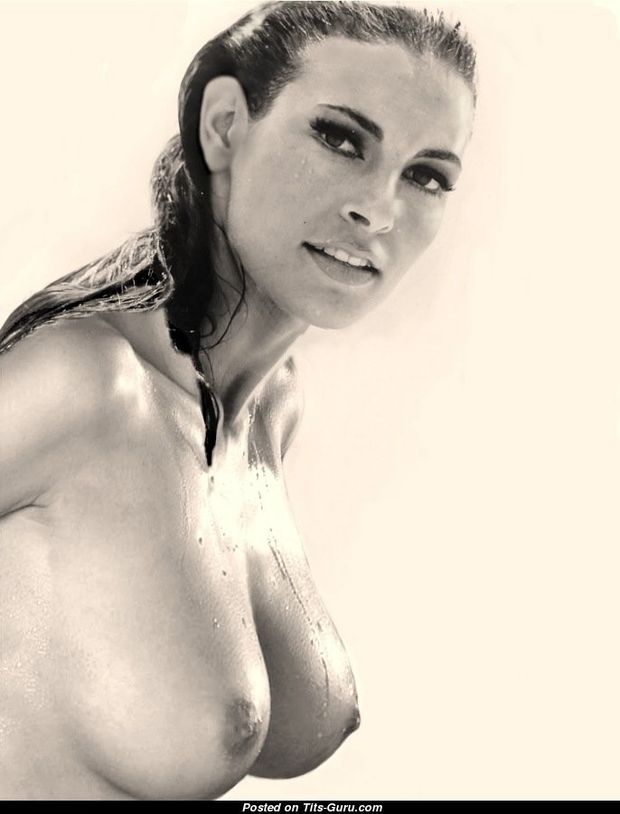 Raquel Welch Topless Deluca385