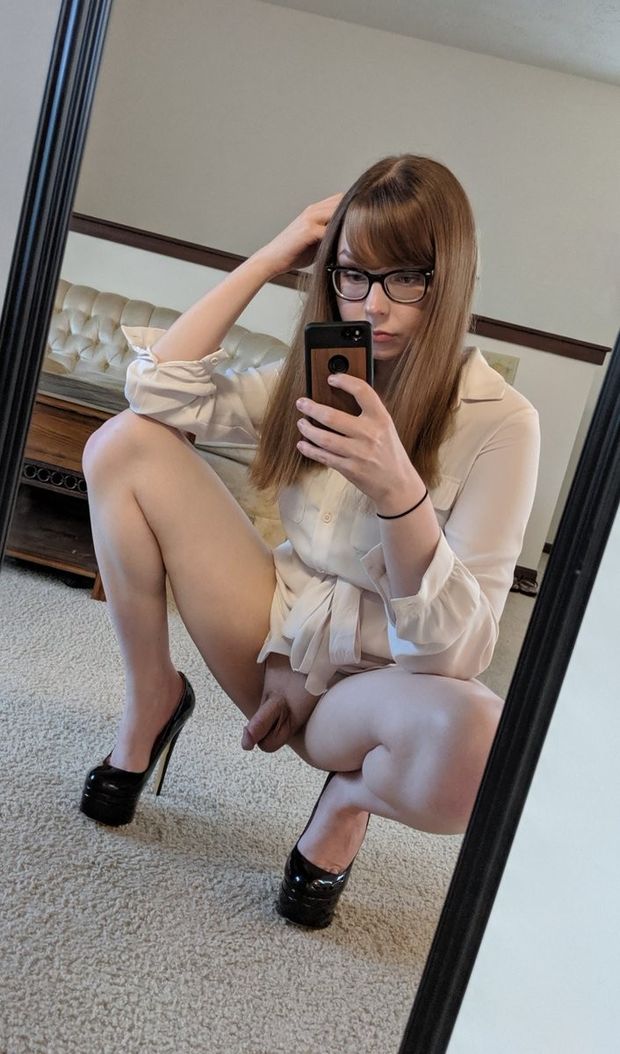 Abby Pinkpilld Holaqu