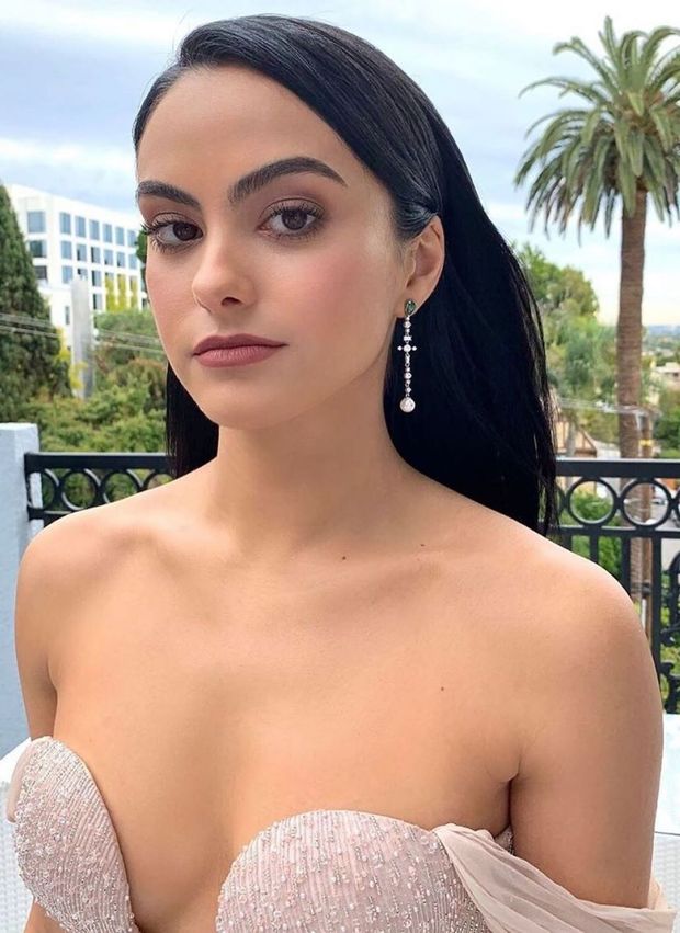 Camila Mendes Faradenza