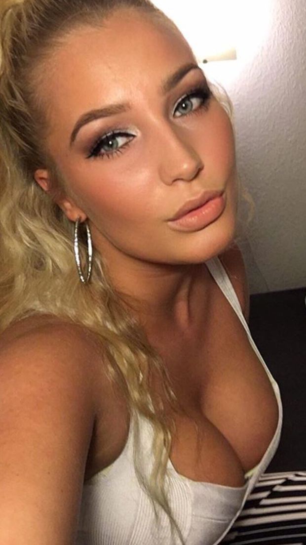 Sexy Blonde Tits Zink37
