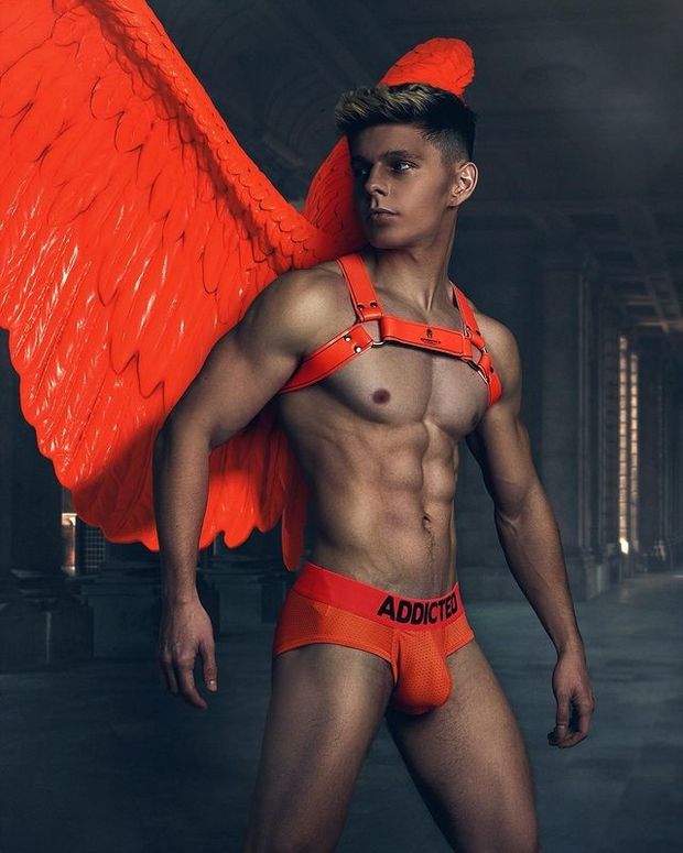 Cute Teen Guy Lewis Showing His Body In Underwear Emre