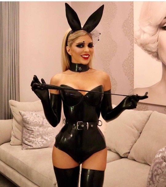Latex Bunny Rubberfucker