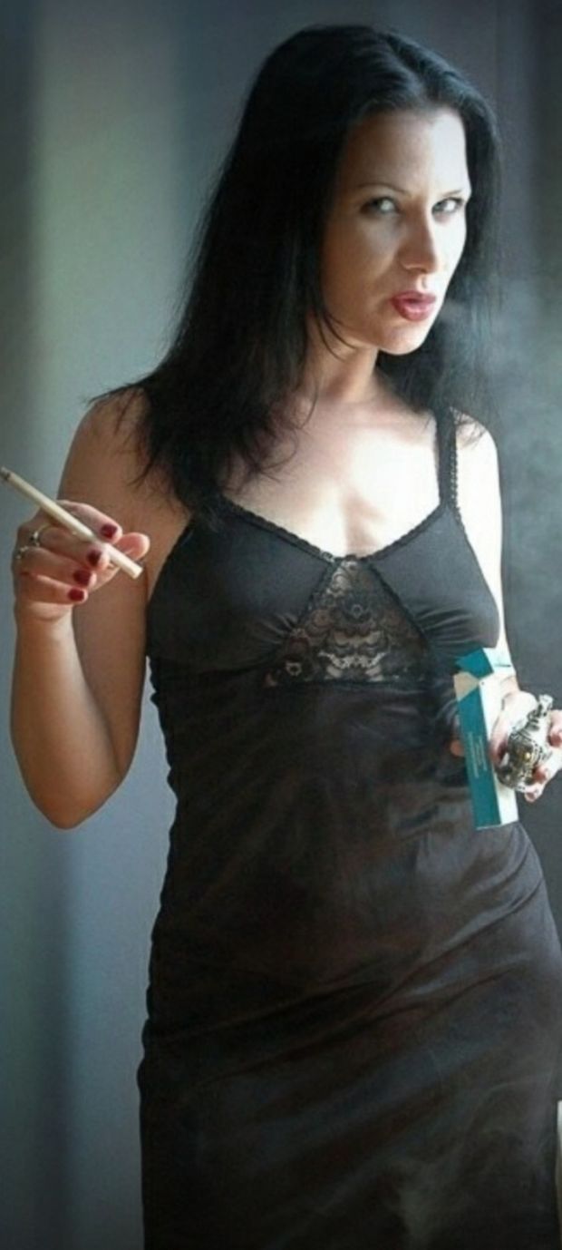 Babe Smoking Virginia Slims 120s Jack629