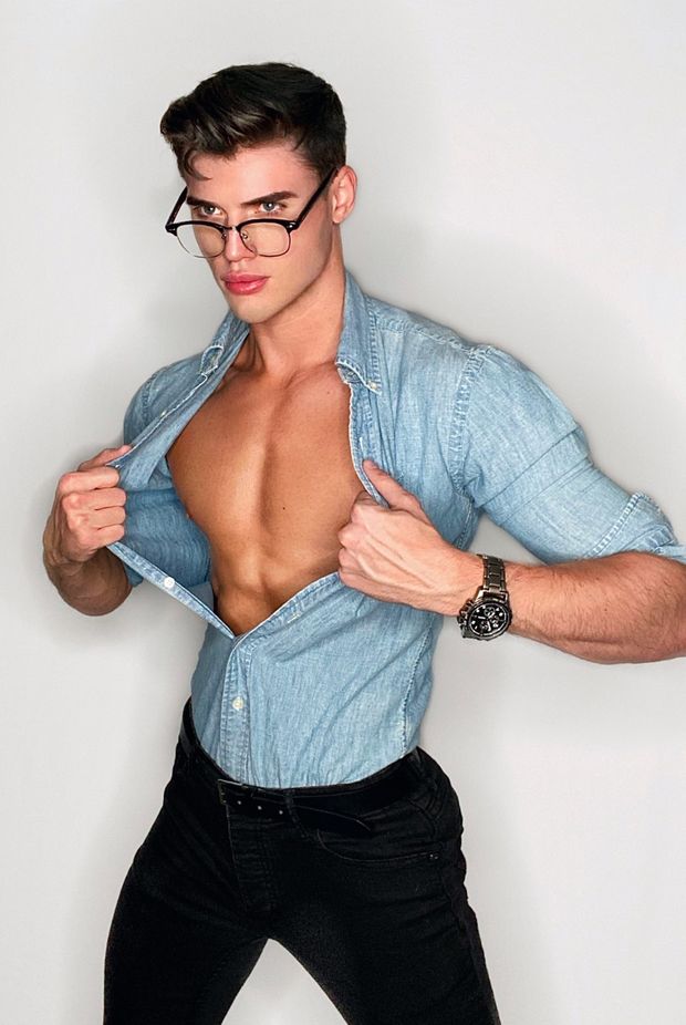 Hot Male Model Lucas Dell Emre