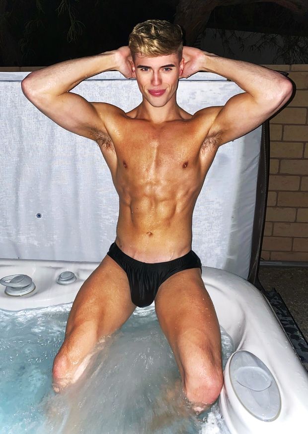 Hot Male Model Lucas Dell Emre