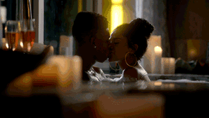 Kissing G S