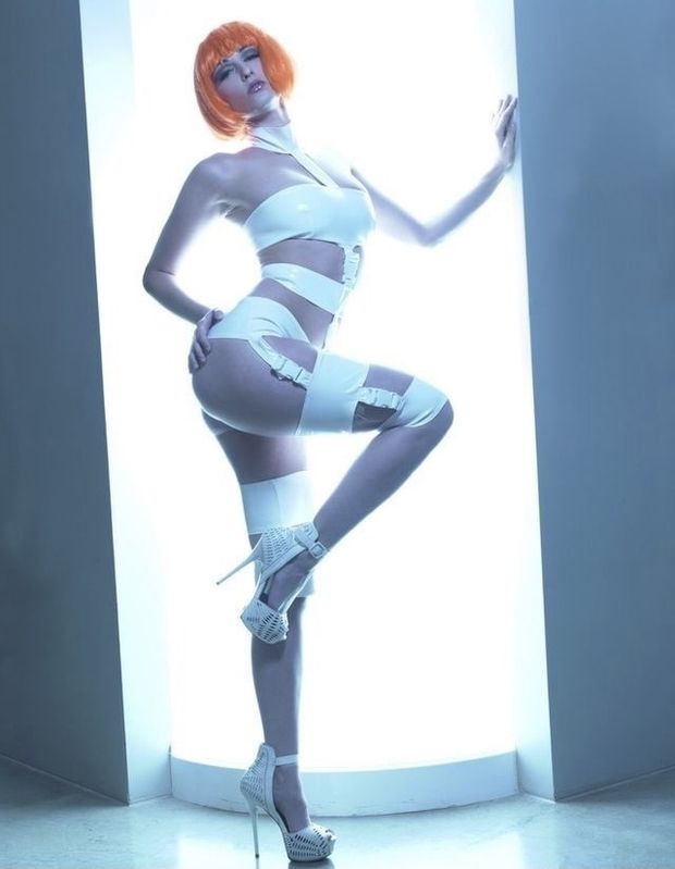Beautiful Leeloo Cosplay Buttercrumbz