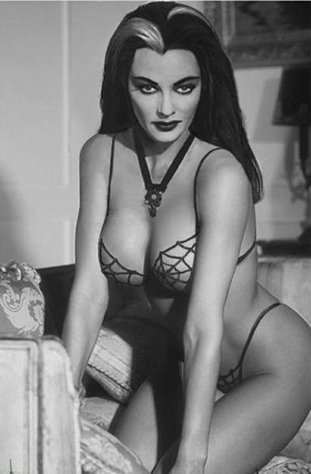 Mrs Munster Vyvheadbanger