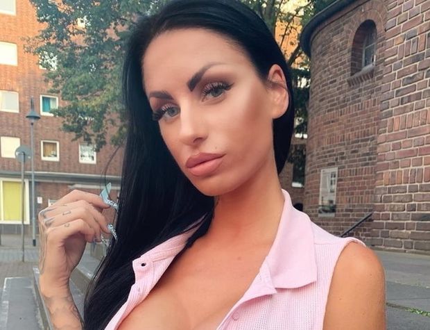 Elisa Albrich Big Boobs Kimmyaustad