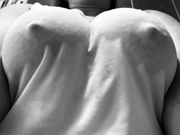 Wet T Shirt Ballgame235