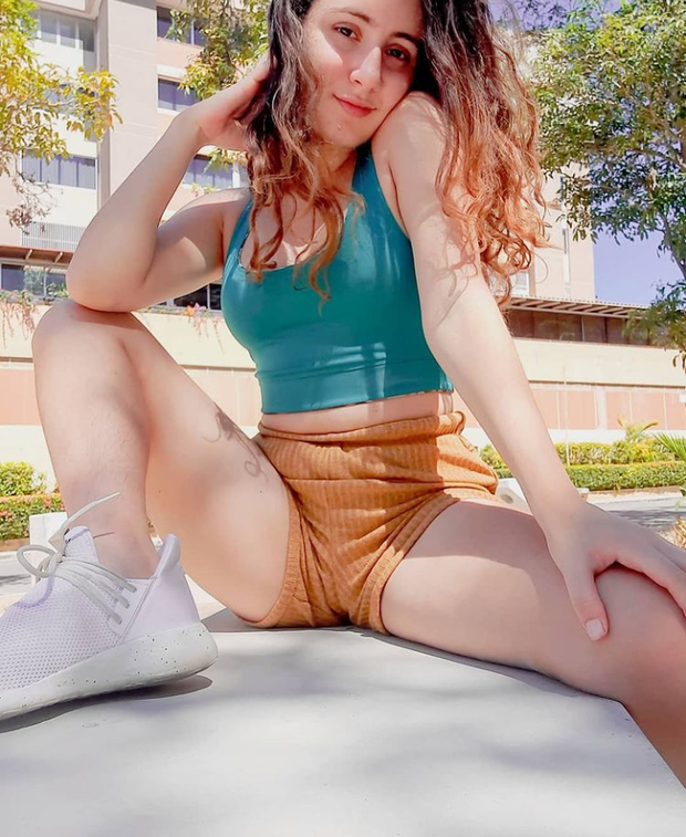 Redhead Vicki Cute Babeslovemybigcock