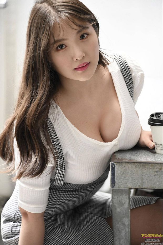 Yumi Mizusaki Curiousandhorny