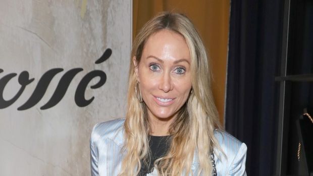 Tish Cyrus Icarusnewport