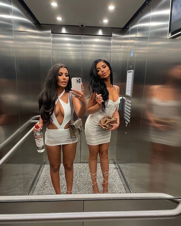 Elevator Babes Justbackuponit