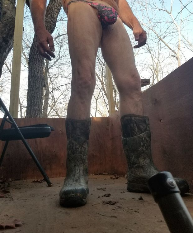 Bulge In Thong While Hunting Lets Rub Bulges Alwayswearspanties
