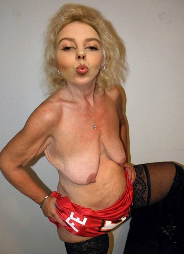 Empty Saggy Tits Ambersi