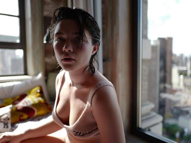 Sexy Florence Pugh Rider8344