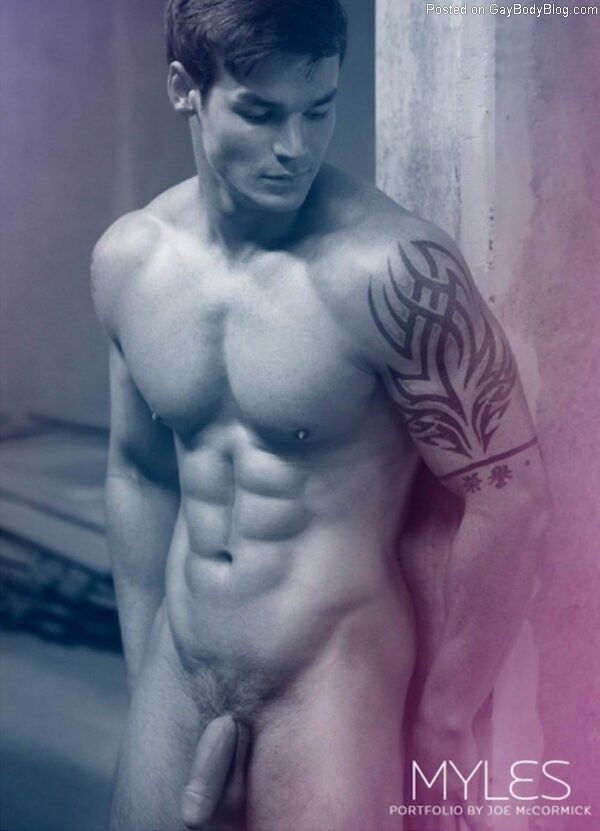 290122 Myles Leask Au Repos Maxi69