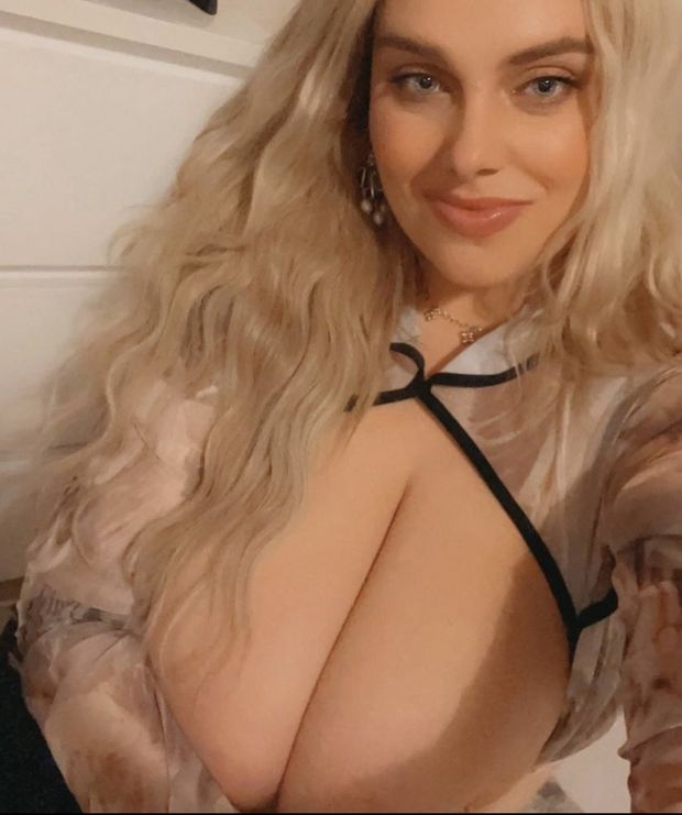 Pachuca Curves Sunnie96