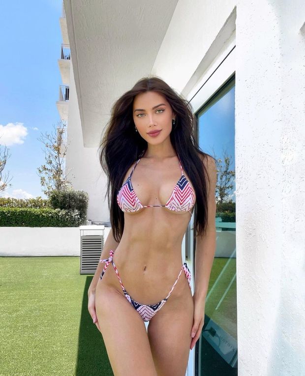 Bikini Babe Ahope