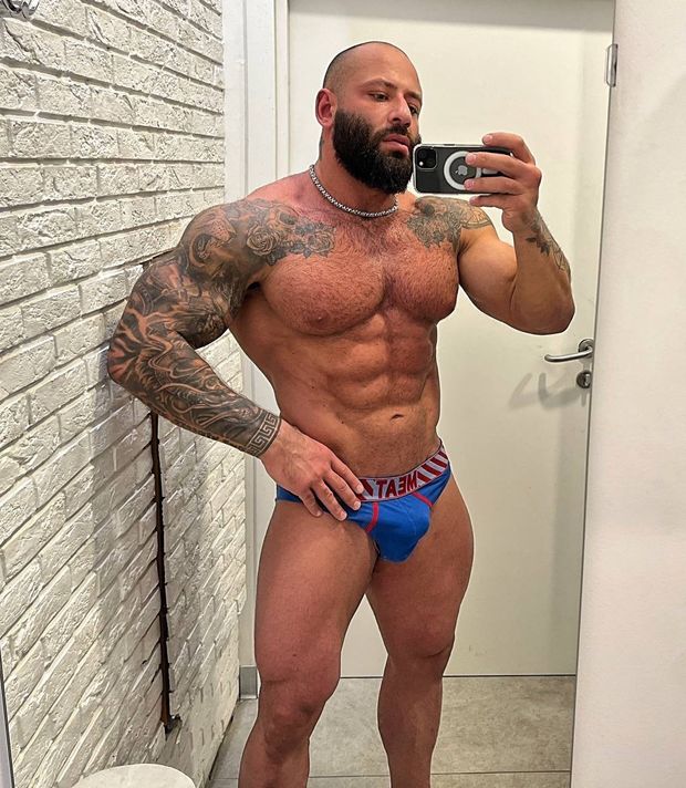 Alex Damian Phnix