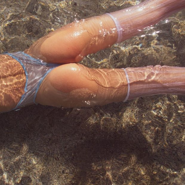 Beautiful Ass In The Water Xamander