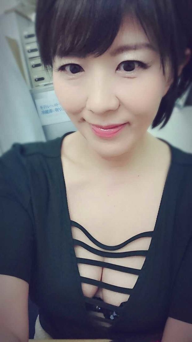 Maoi Hitomi Pin 63818248