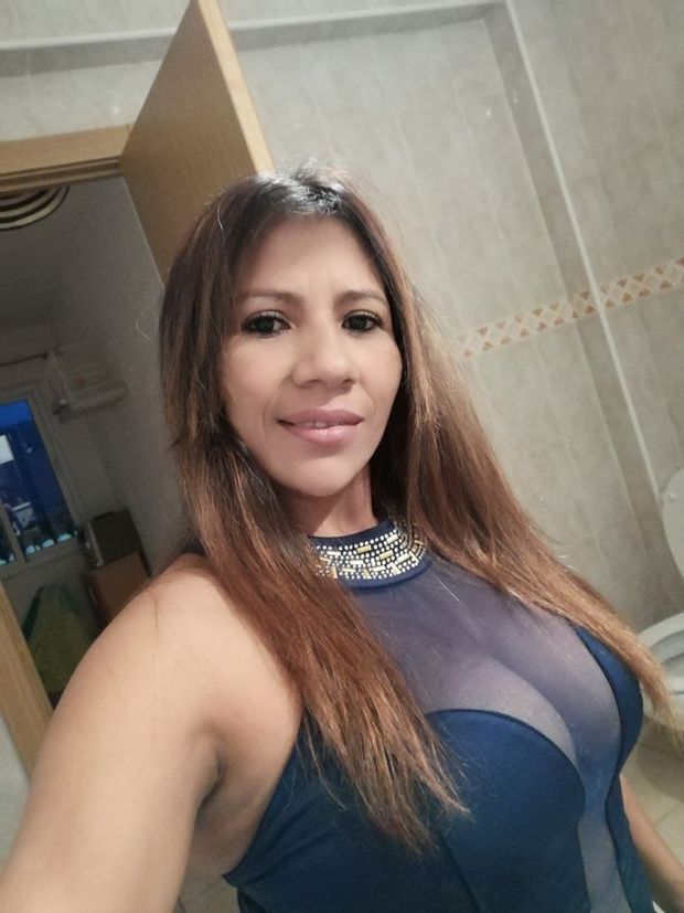 Sexy Milf Deore83