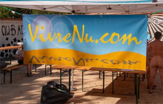 Vivre Nu Nuagedesoleil