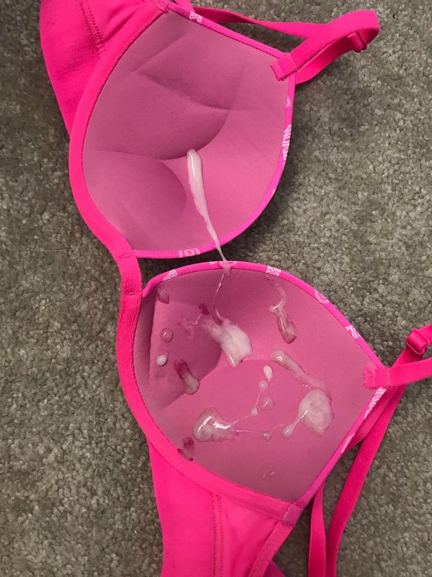 Cum In Pink Bra Bergsavage