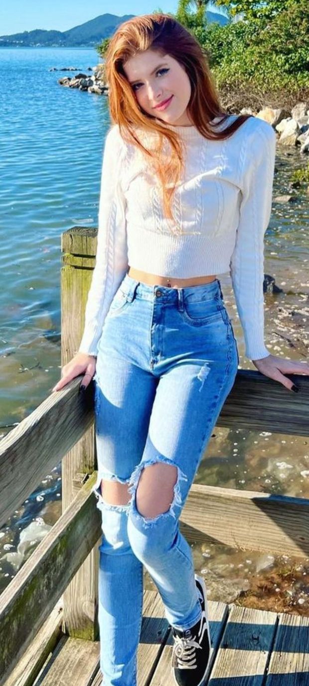 Julia White Sweater Male43can