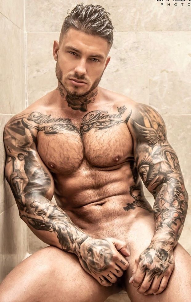 Naked Mrquinze