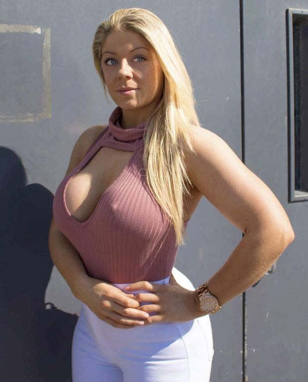 Mia Sands Bigbutshy