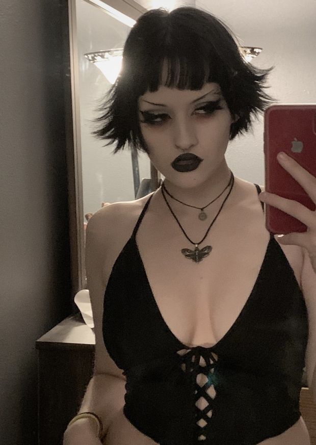Salem Selfie Buttercrumbz