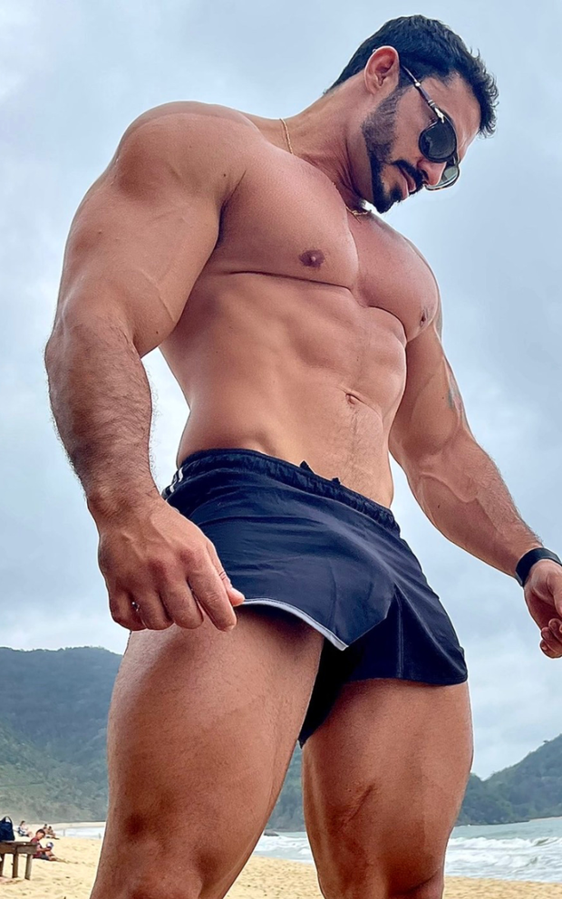 Bulging Cock Houtex2019