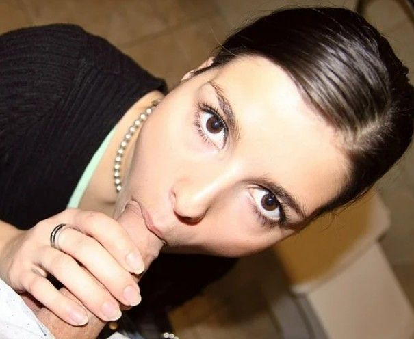 Amateur Classy Brunette With Doe Eyes And A Cock Oaks22