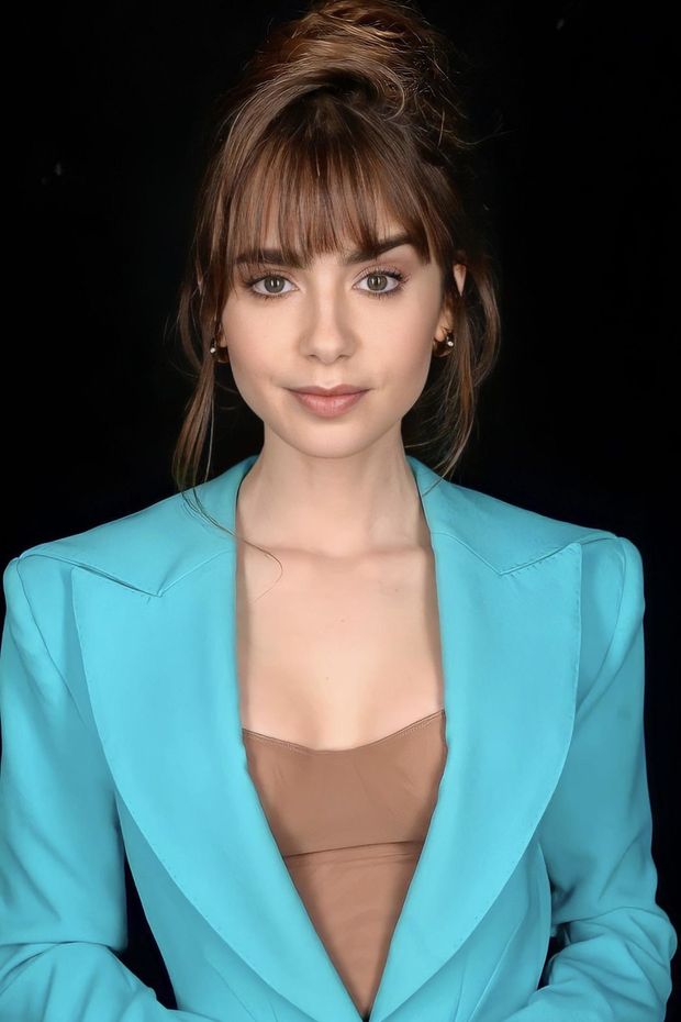 Lily Collins B Cup Medium Rider8344